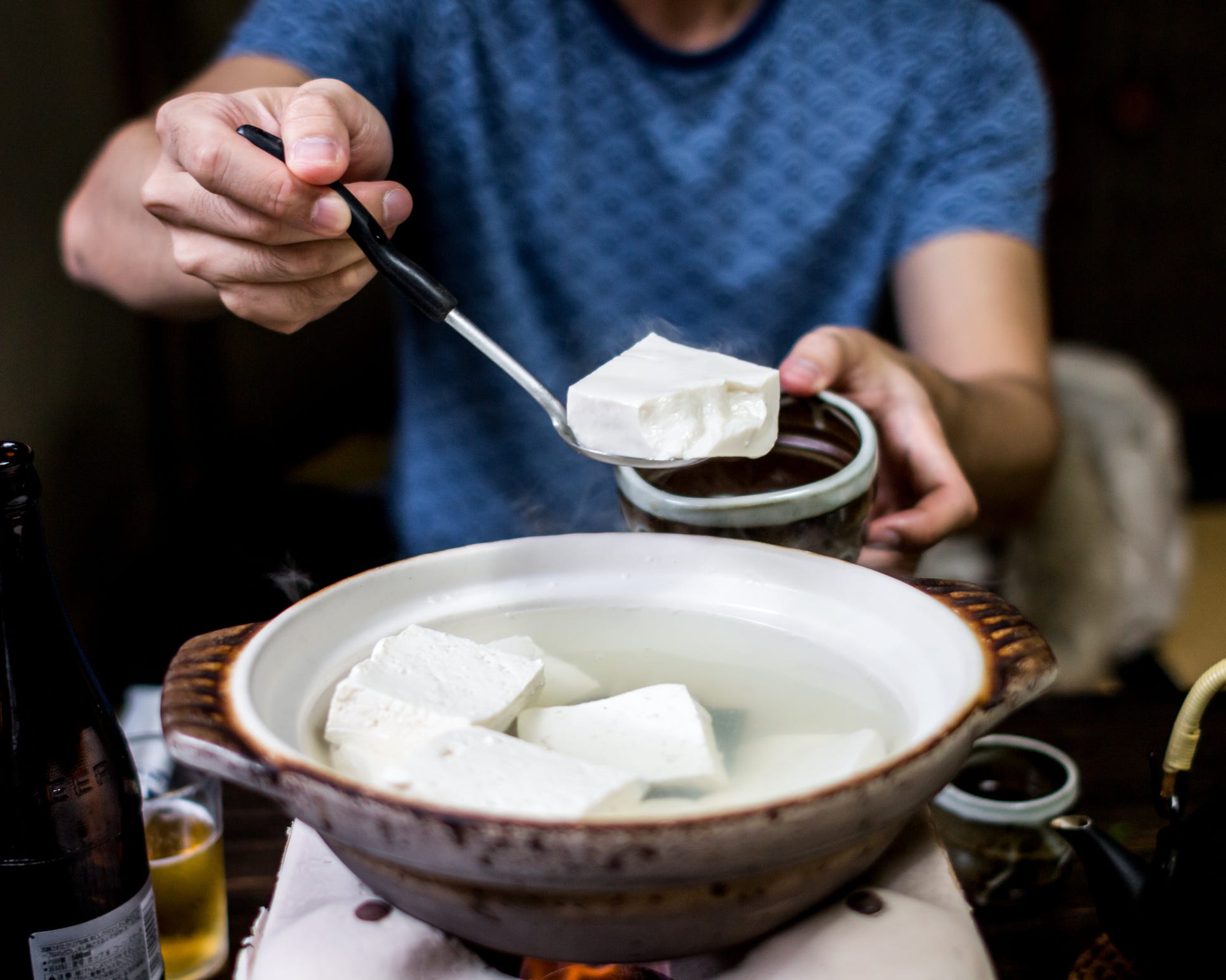 Is it good for guys to eat tofu?