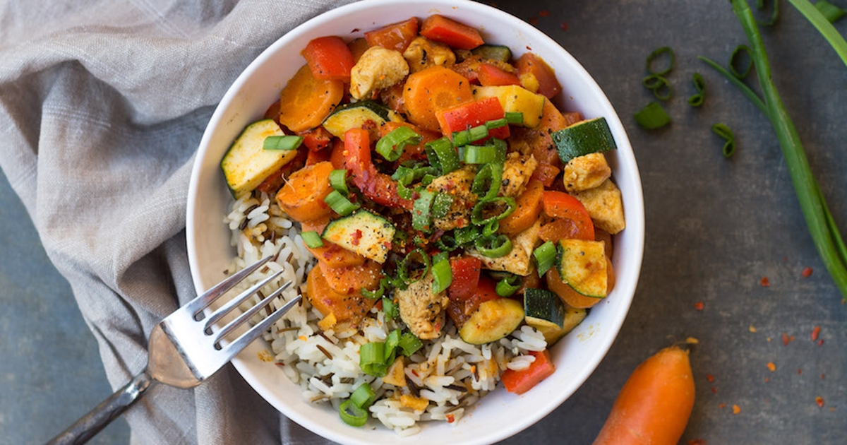 Is it good to eat hot food on a hot day?