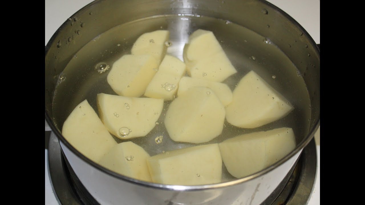 Is it good to Soak potatoes in water before cooking?