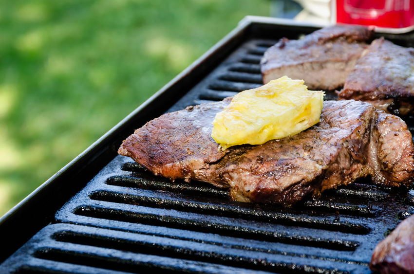 Is it healthier to fry or grill steak?