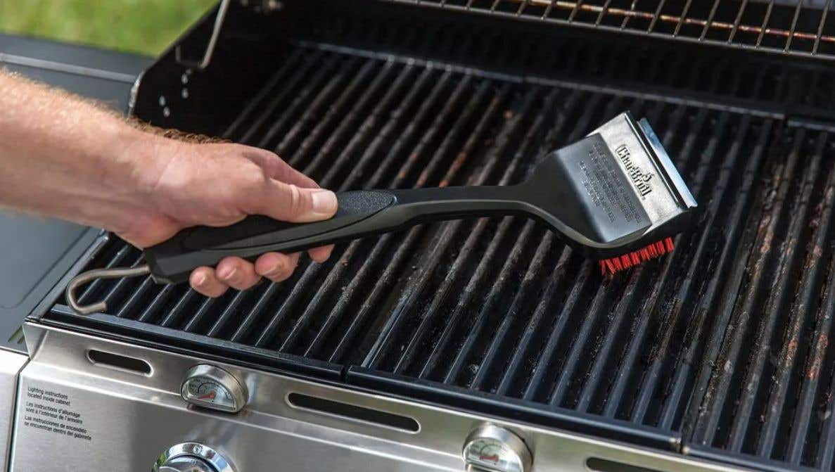 Is it necessary to clean grill grates?