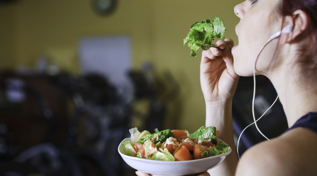 Is it OK to eat 30 minutes after working out?