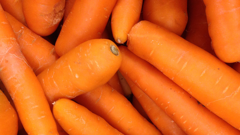 Is it OK to eat carrot at night?