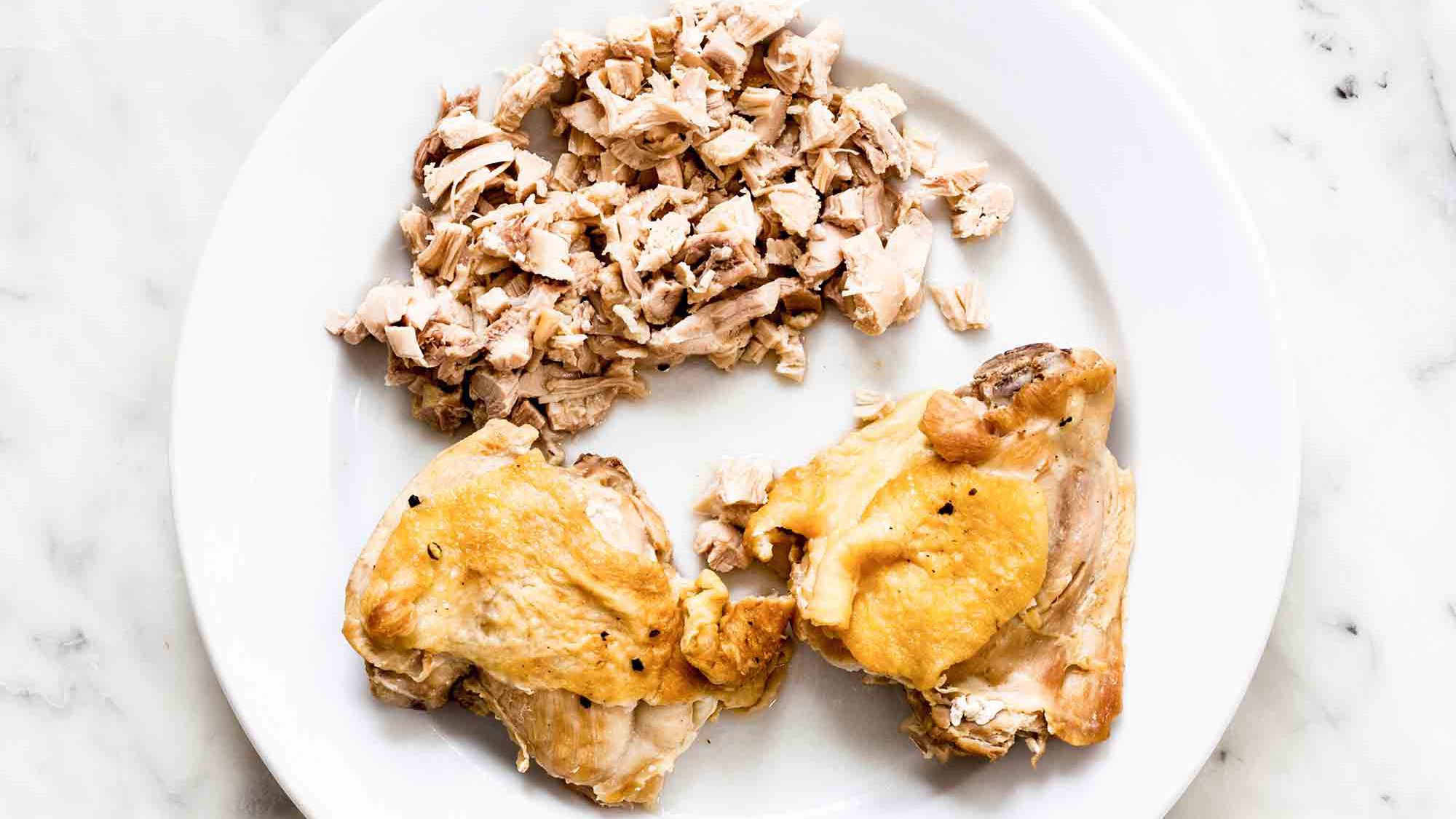 Is it OK to eat cooked chicken after a week?