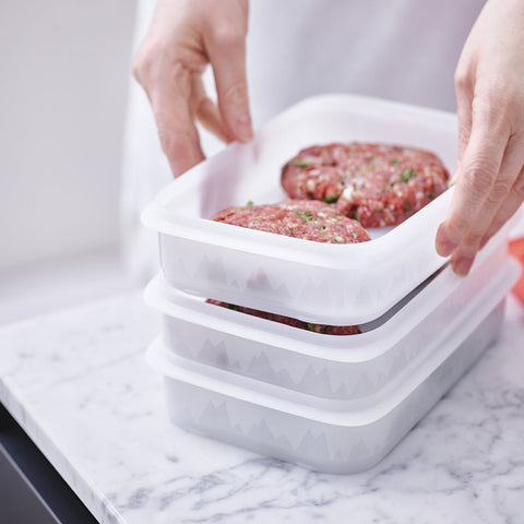 Is it OK to freeze meat in Tupperware?