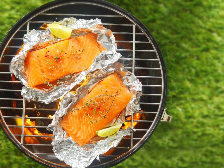 Is it OK to put aluminum foil on the grill?