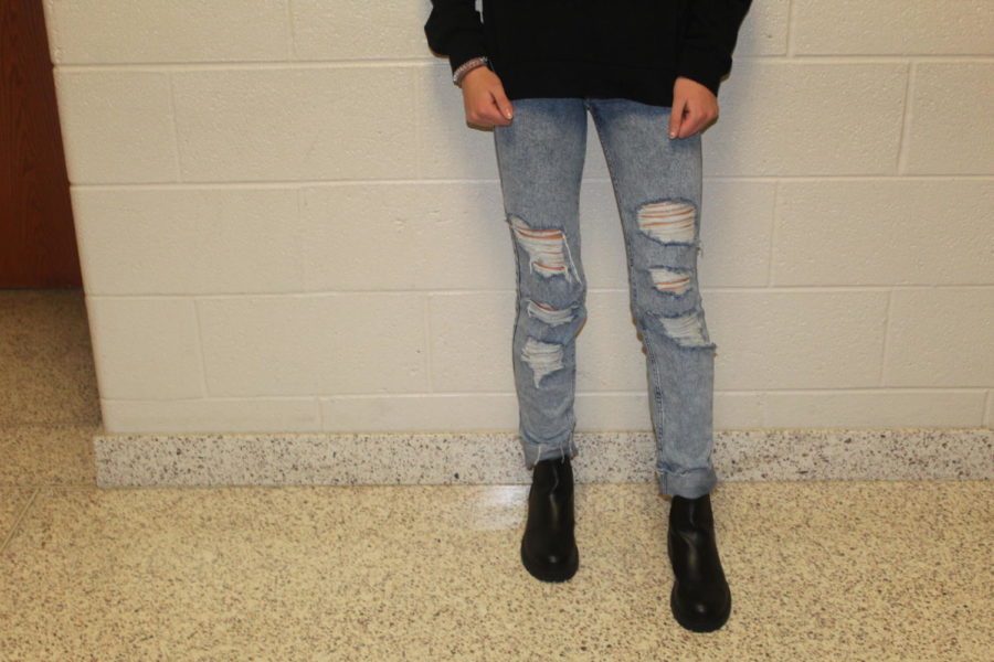 Is it OK to wear ripped jeans to school?