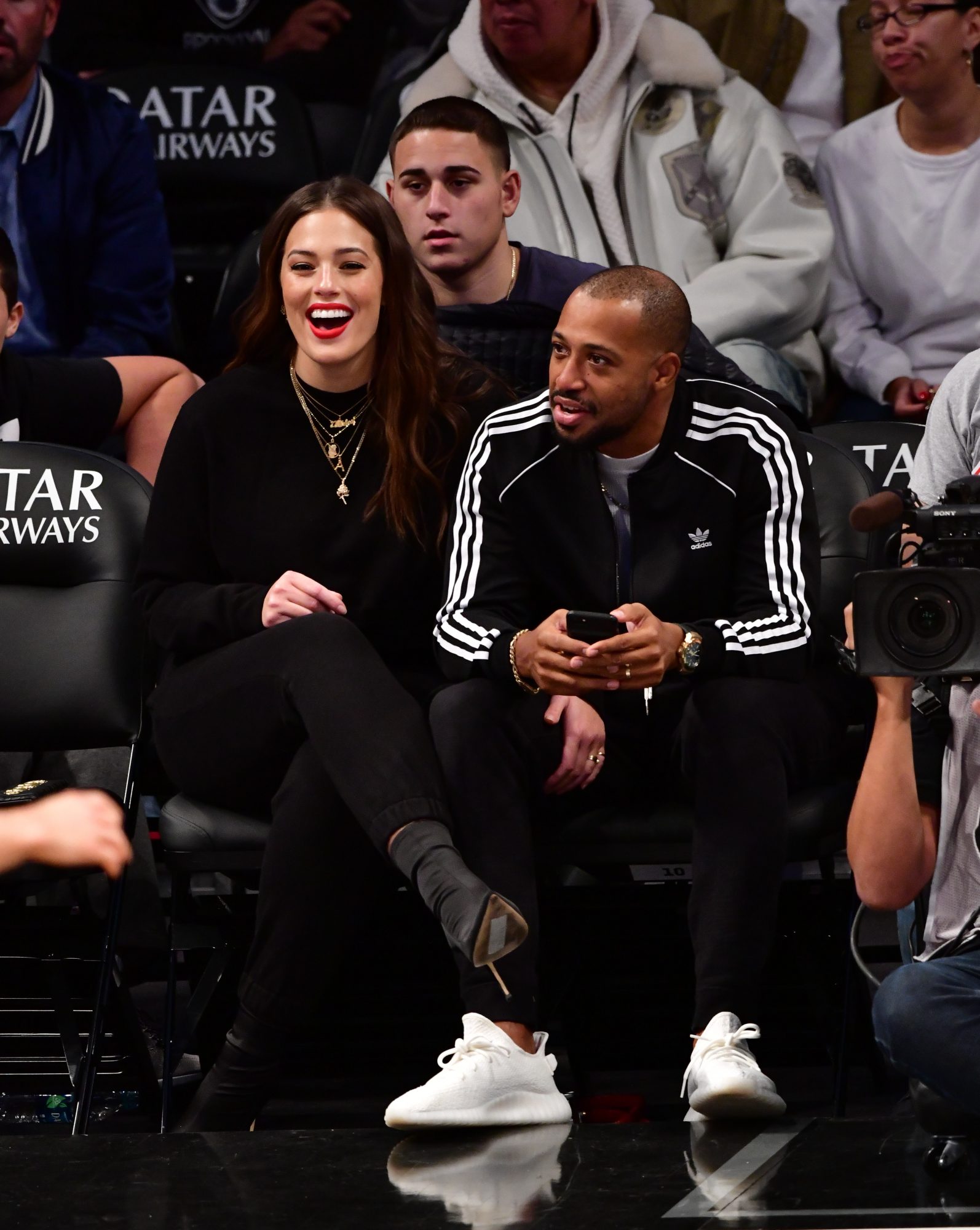 Is it OK to wear sweatpants to a basketball game?