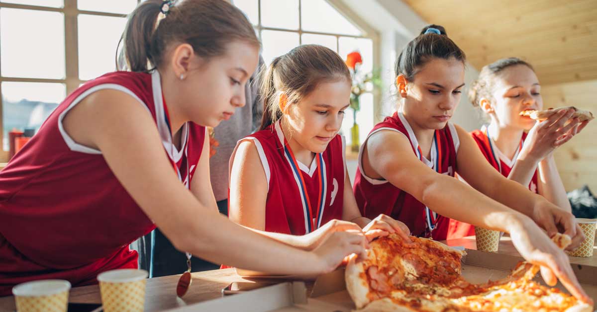 Is it okay for athletes to eat pizza?