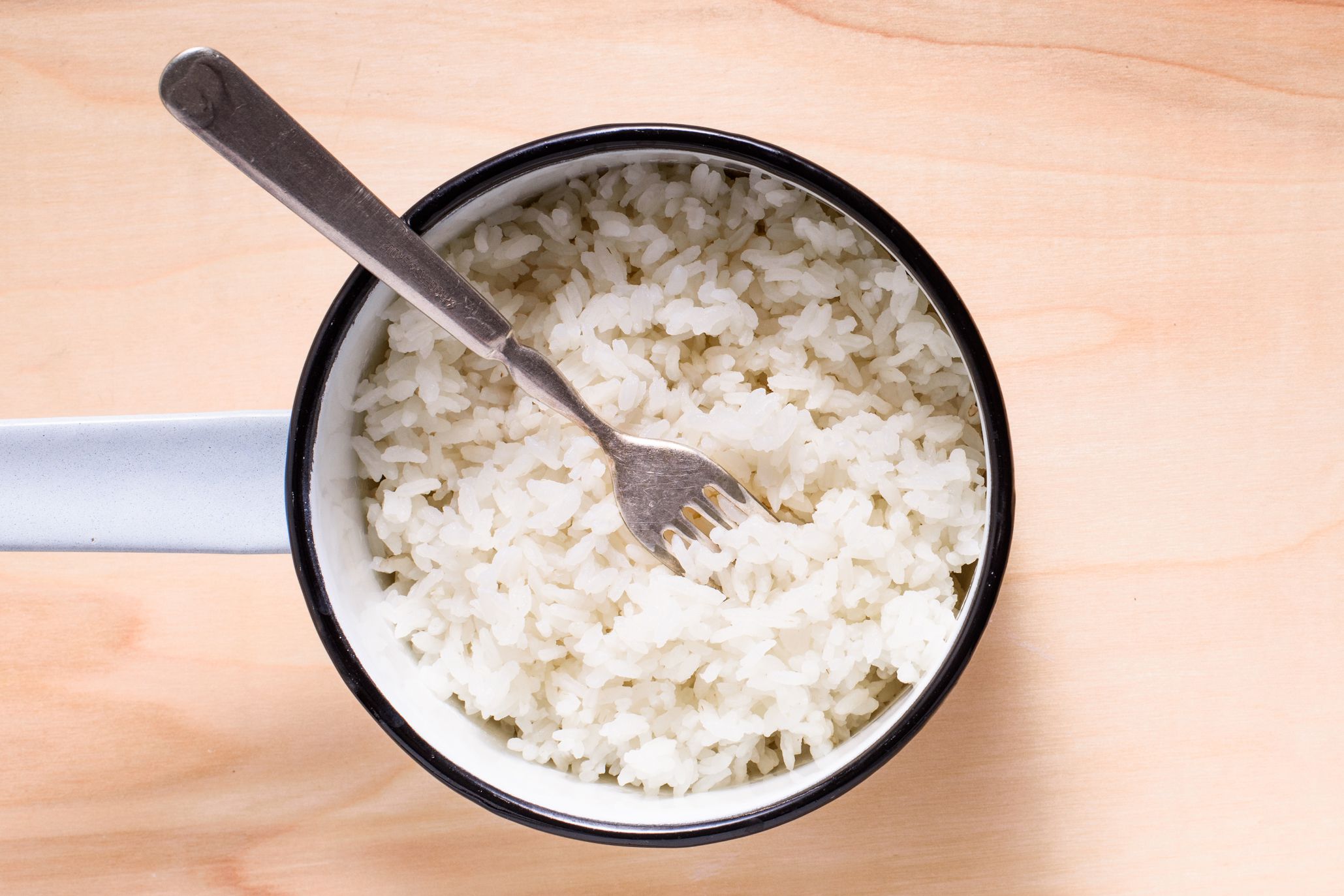 Is it okay to eat white rice before workout?