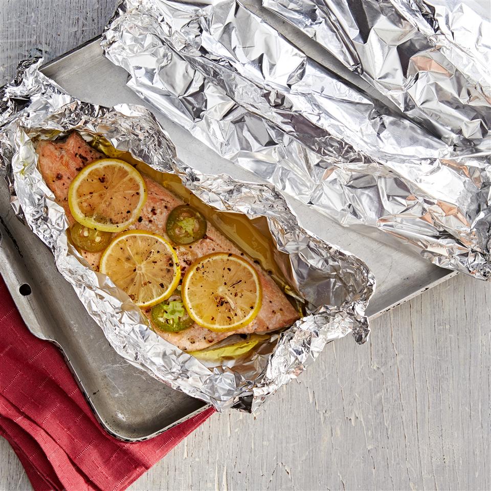 Is it safe to bake fish in aluminum foil?