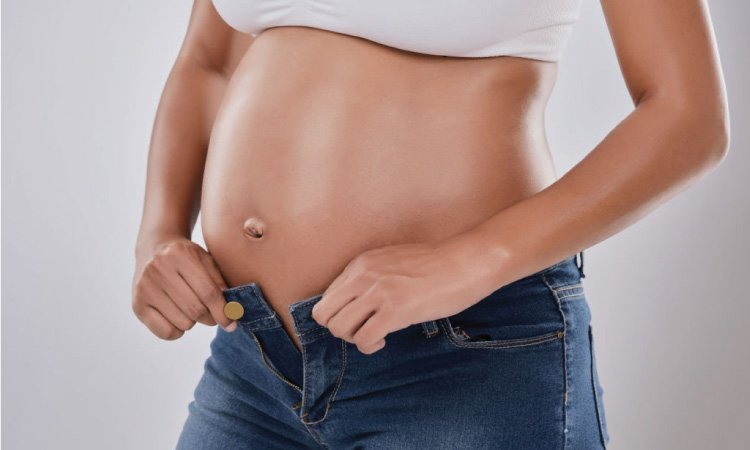 Is it safe to wear tight jeans during pregnancy?
