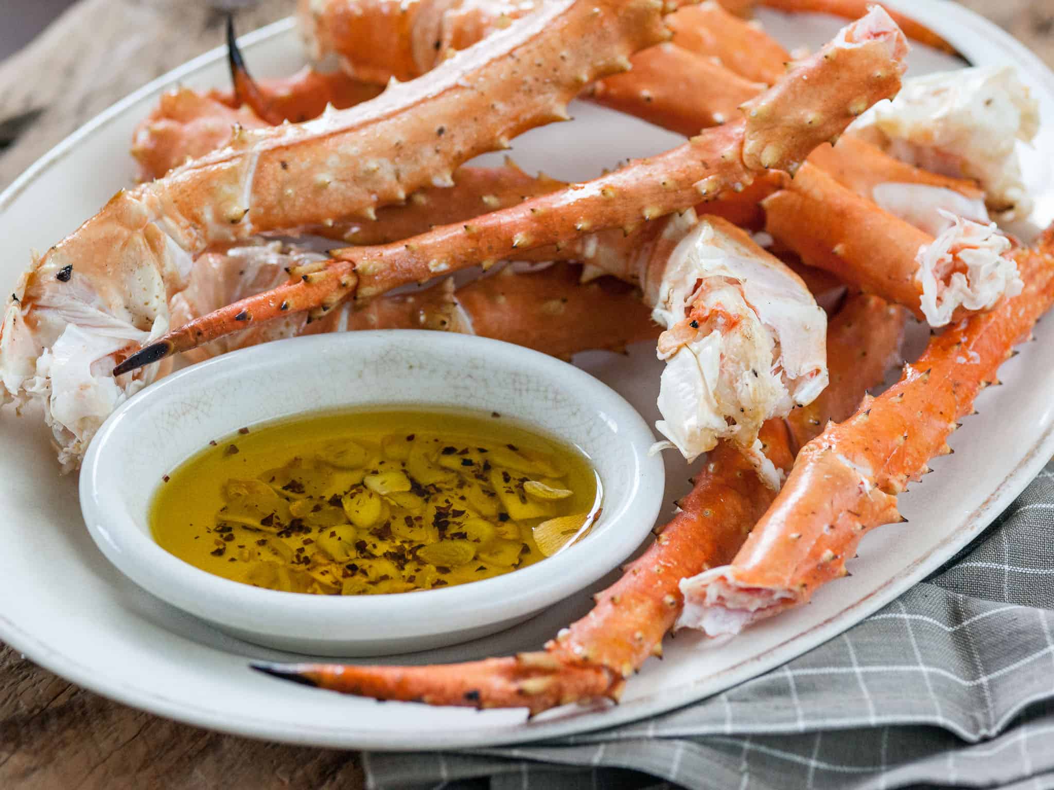 Is king crab meat good to eat?