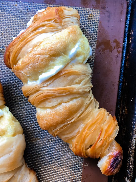 Is lobster tail the same as sfogliatelle?
