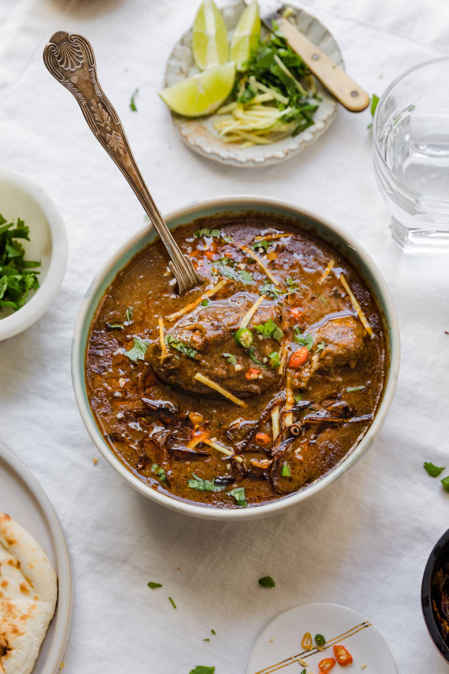 Is nihari and bone broth same?