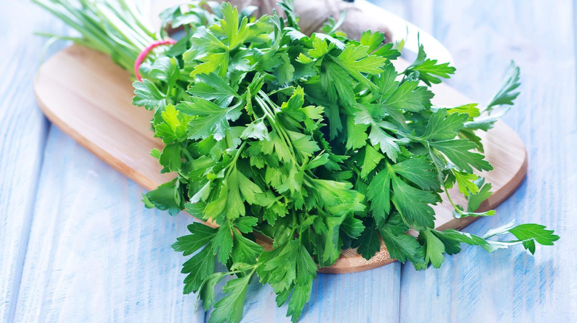 Is parsley a garnish or seasoning?