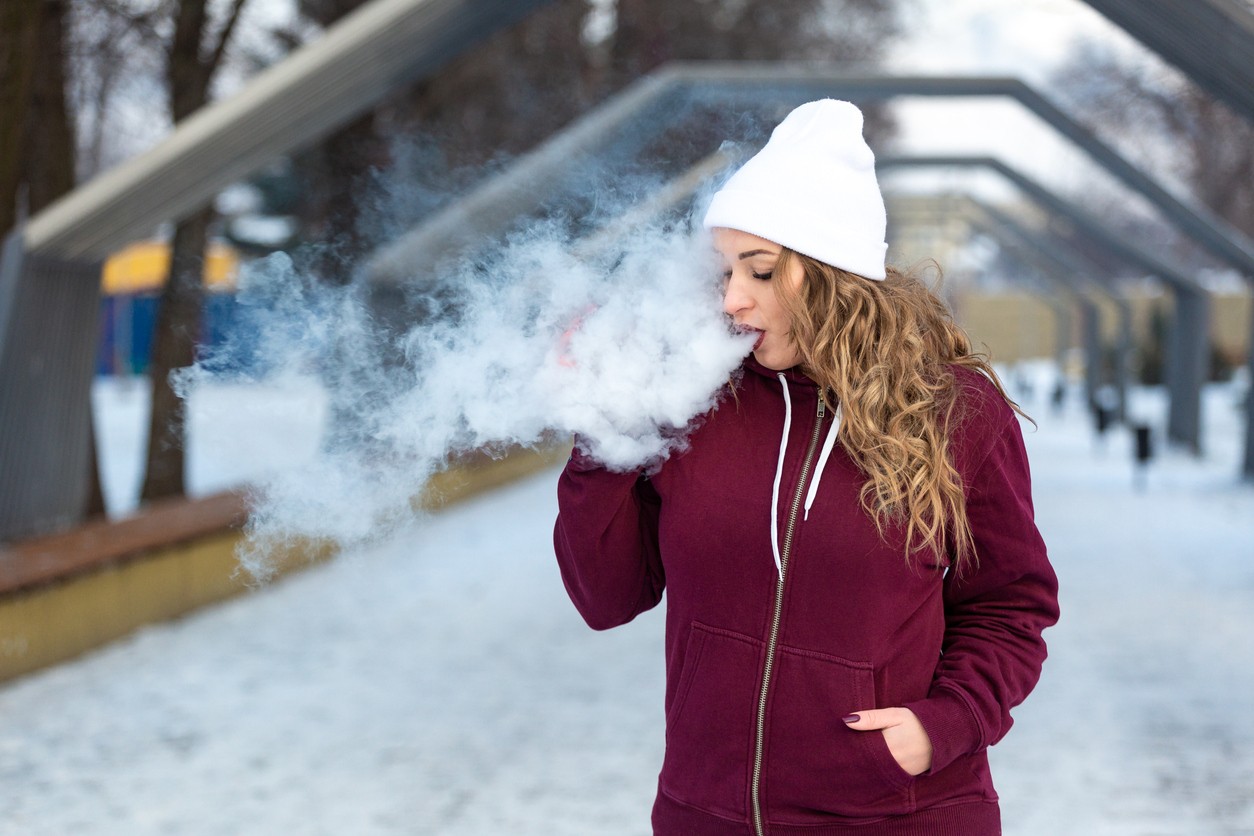 Is smoking in cold weather bad?