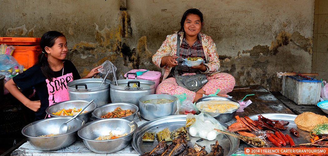 Is street food safe in Cambodia?