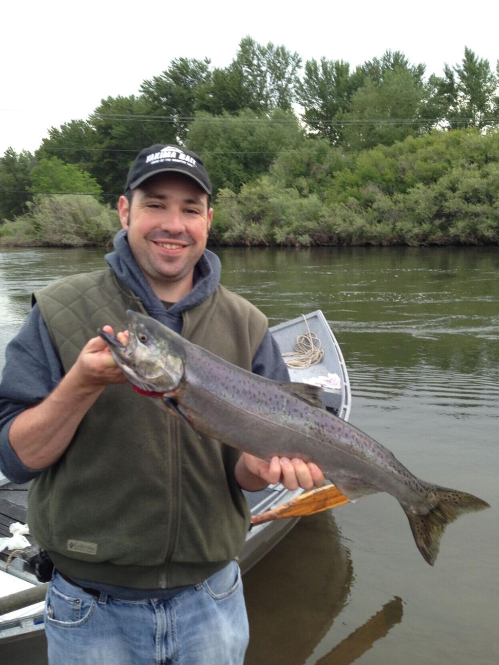 Is the Yakima River open for salmon fishing?