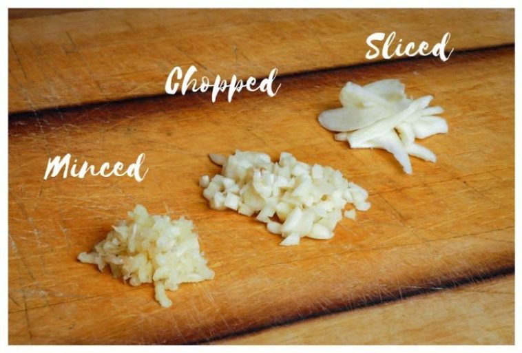 Is there a difference between minced garlic and chopped garlic?