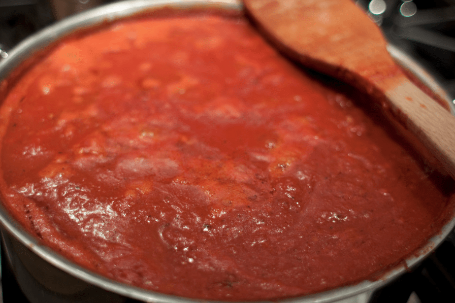 Is tomato gravy the same as tomato sauce?