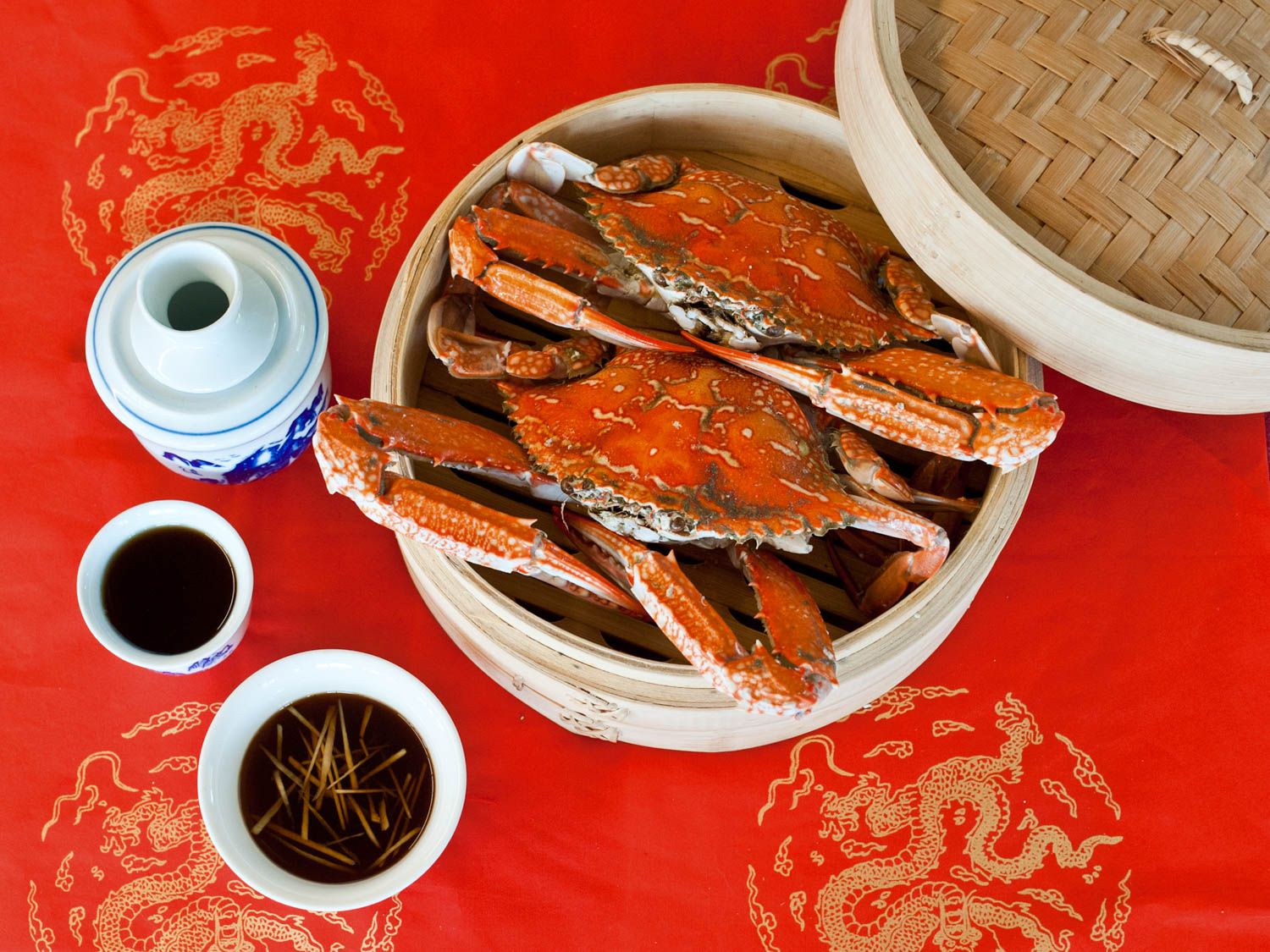 Is vinegar good for crabs?