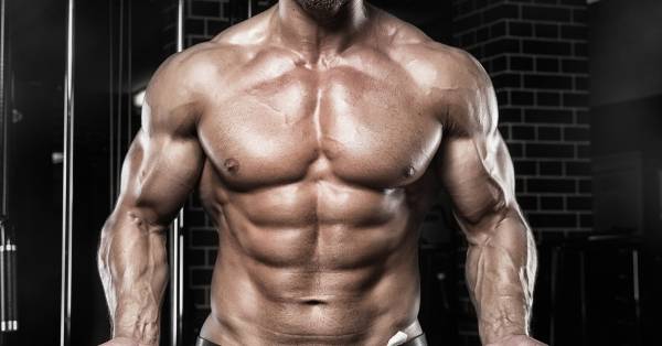 Should bodybuilders eat right before bed?