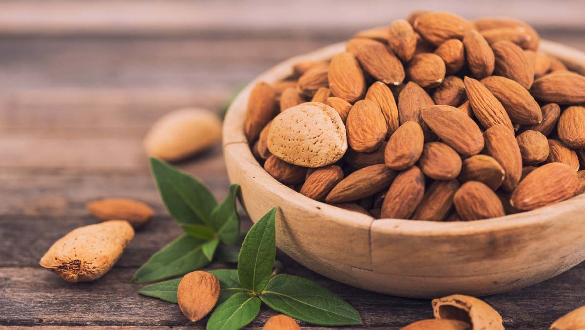 Should I eat almond before or after workout?