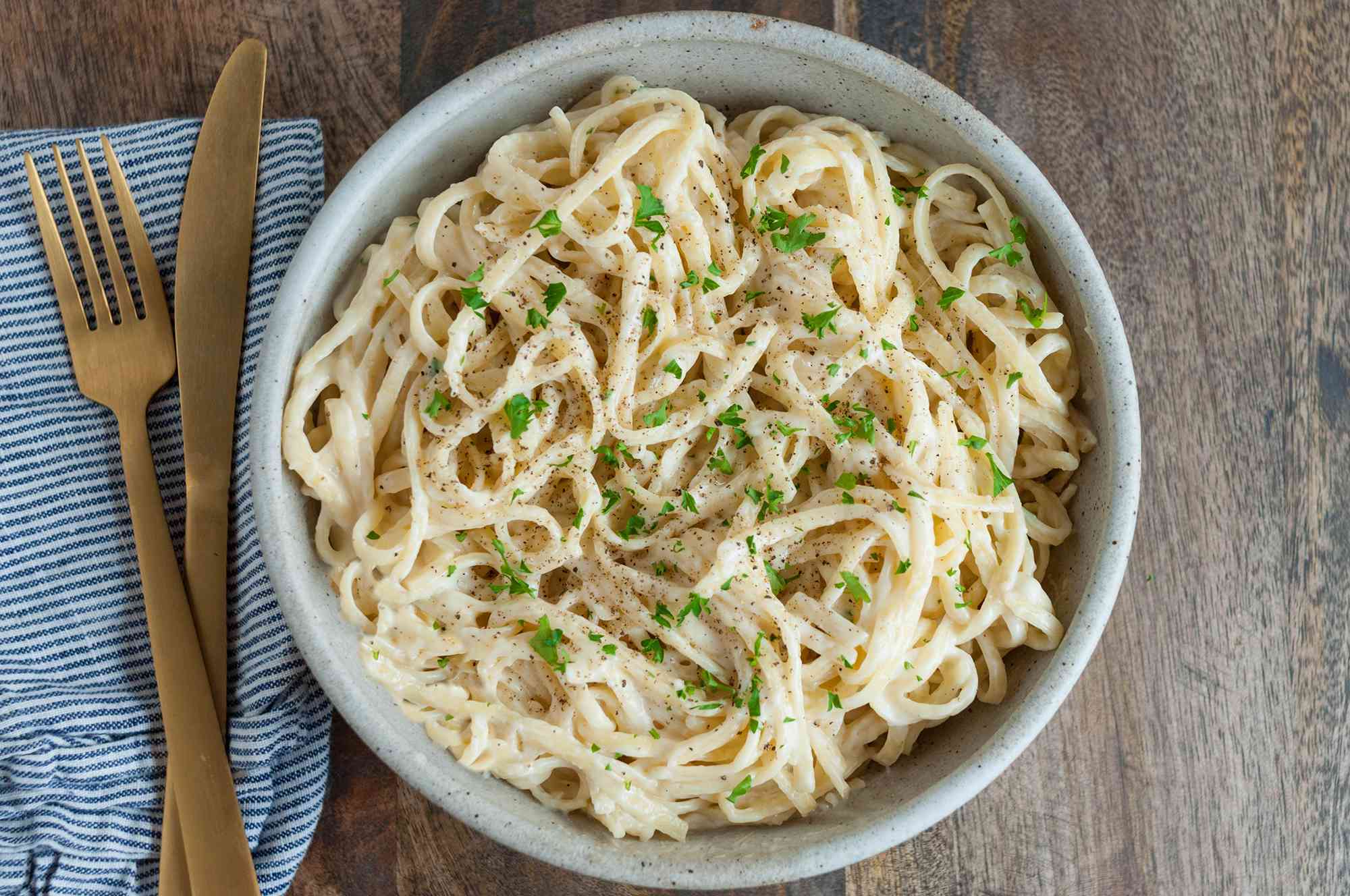 Should I heat alfredo sauce?