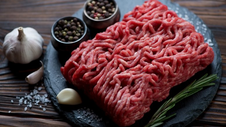 Should raw beef smell sweet?