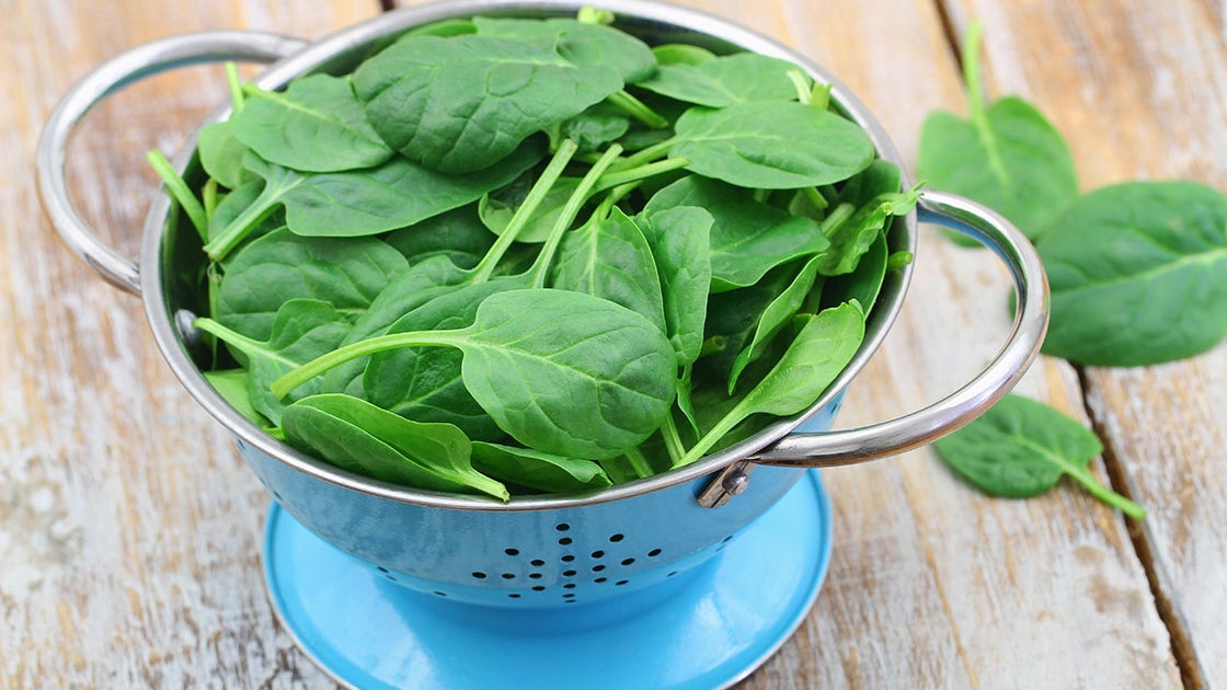 Should spinach be eaten raw?