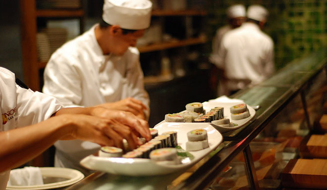 Should you bow to sushi chef?