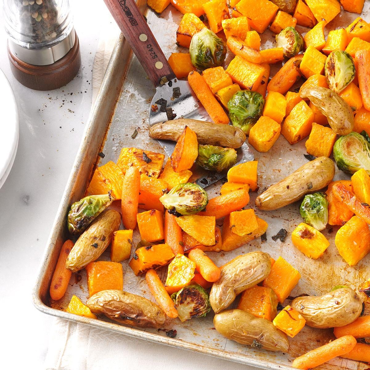 Should you cover vegetables when roasting in oven?