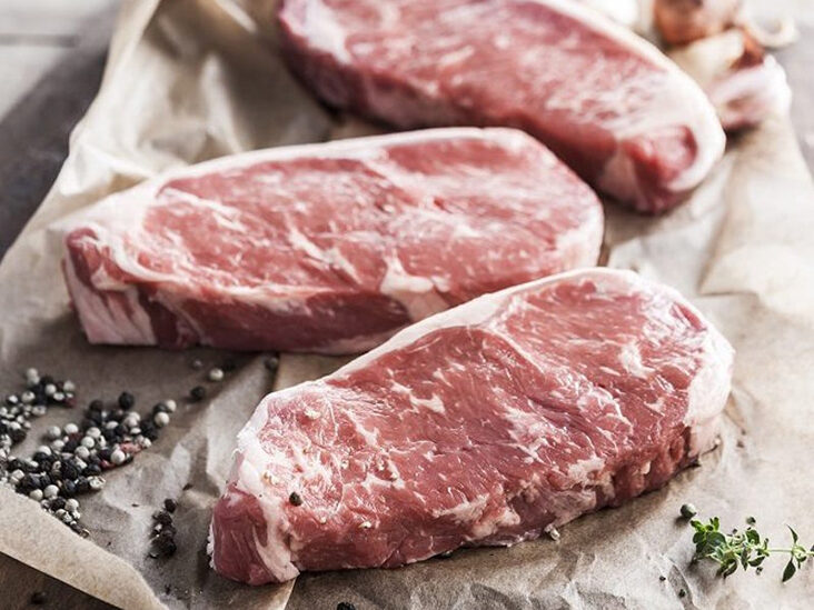 Should you dry meat before cooking?
