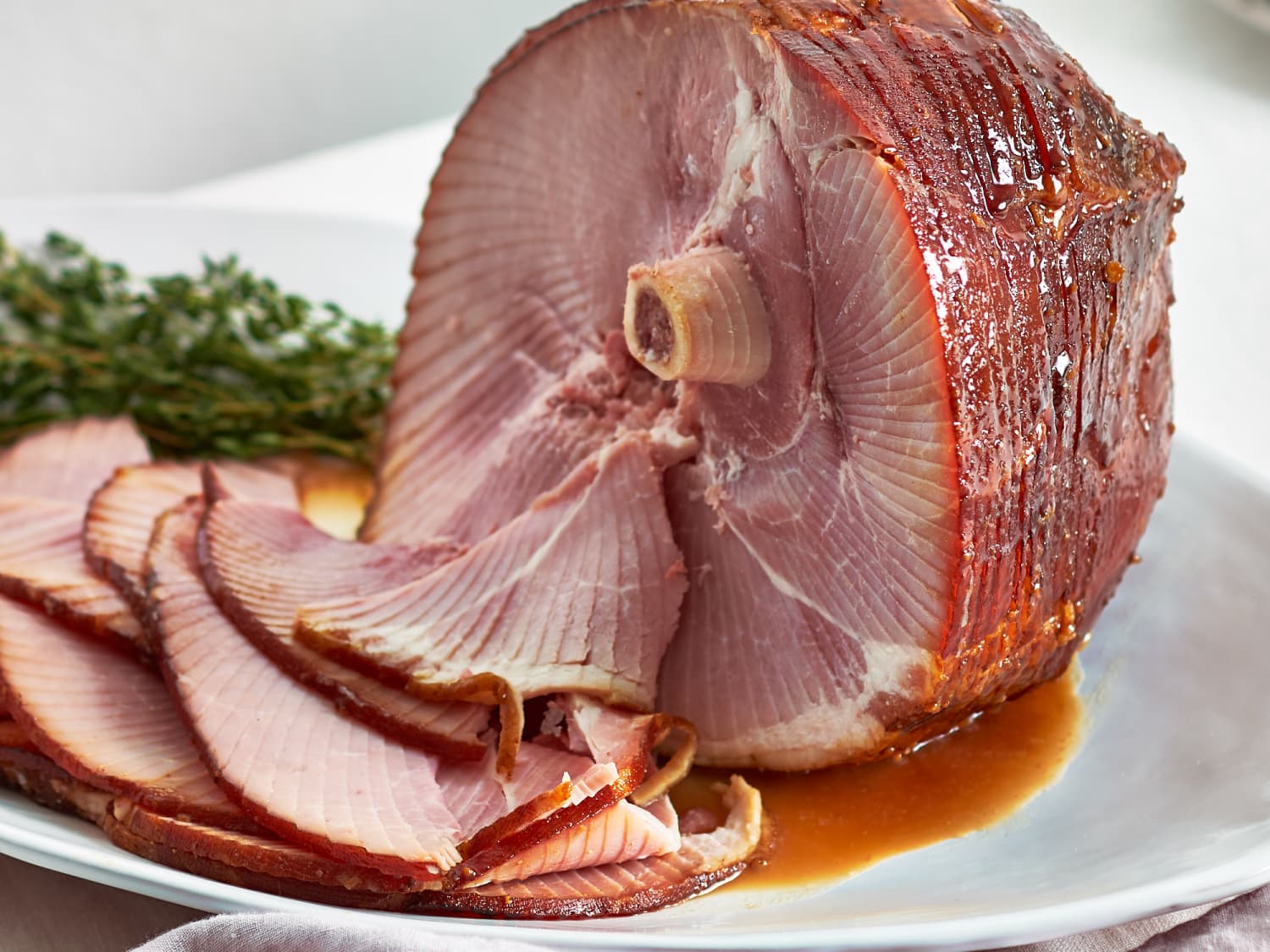 Should you leave cooked ham in water?
