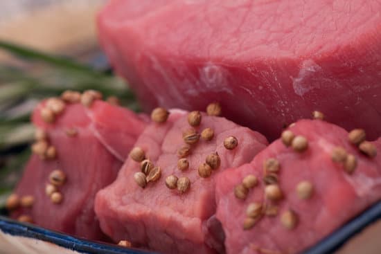 Should you leave meat to cool before refrigerating?