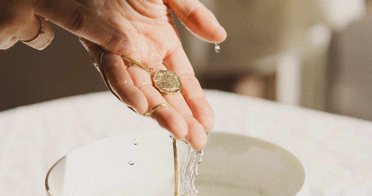 Should you take jewelry off to shower?