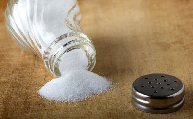 What are 4 signs that someone is consuming too much salt?