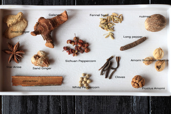 What are five common Chinese seasonings?