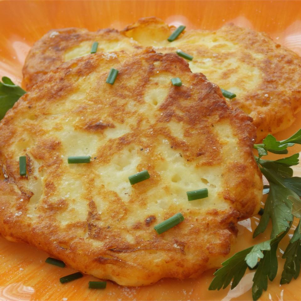 What are Potato cakes made of?