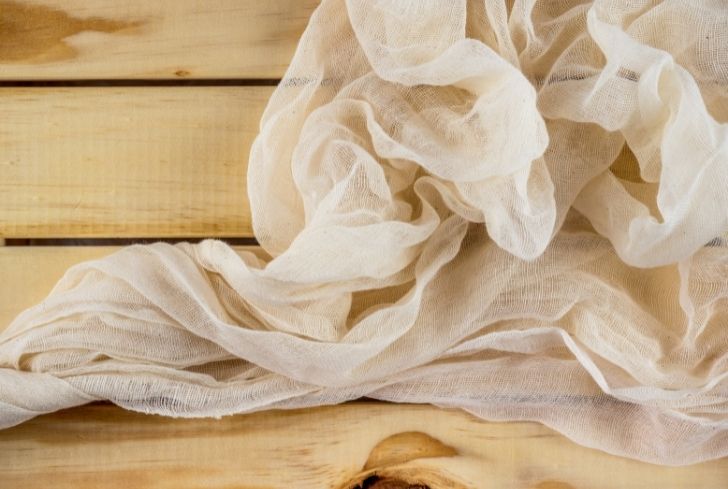 What are the benefits of a muslin cloth?
