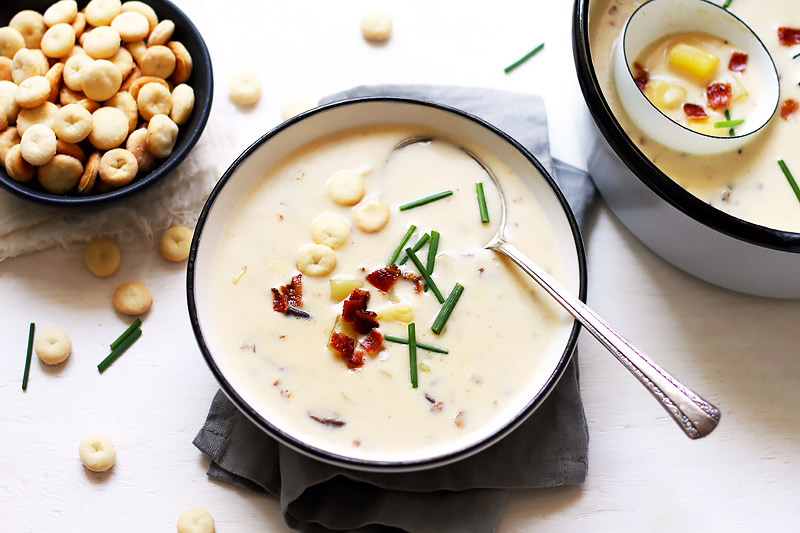 What are the different types of crackers for clam chowder?