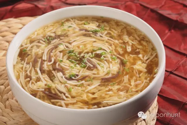 What are the most popular Chinese soups?