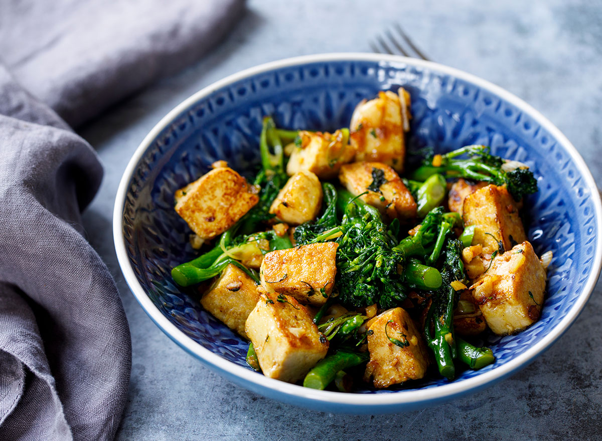 What are the side effects of eating tofu?