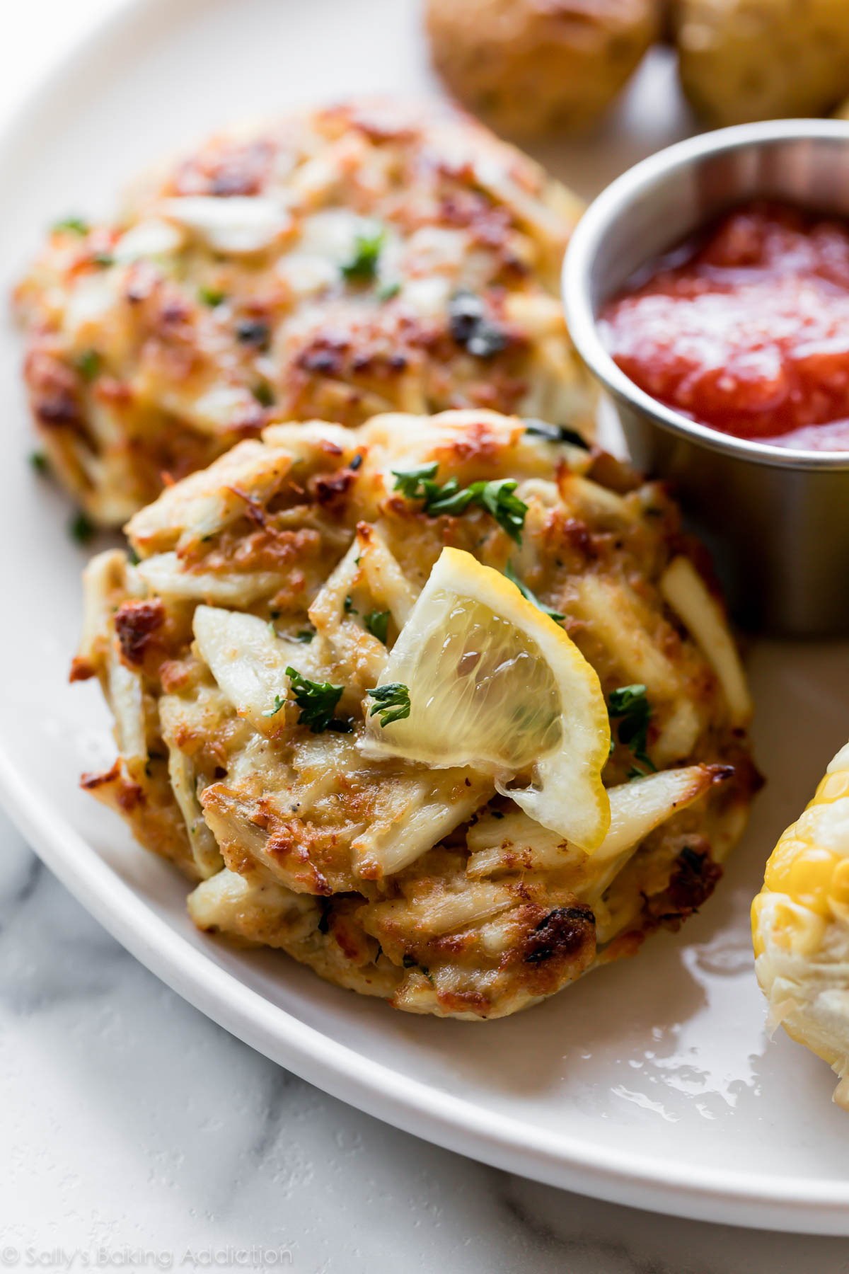 What are the styles of crab cakes?