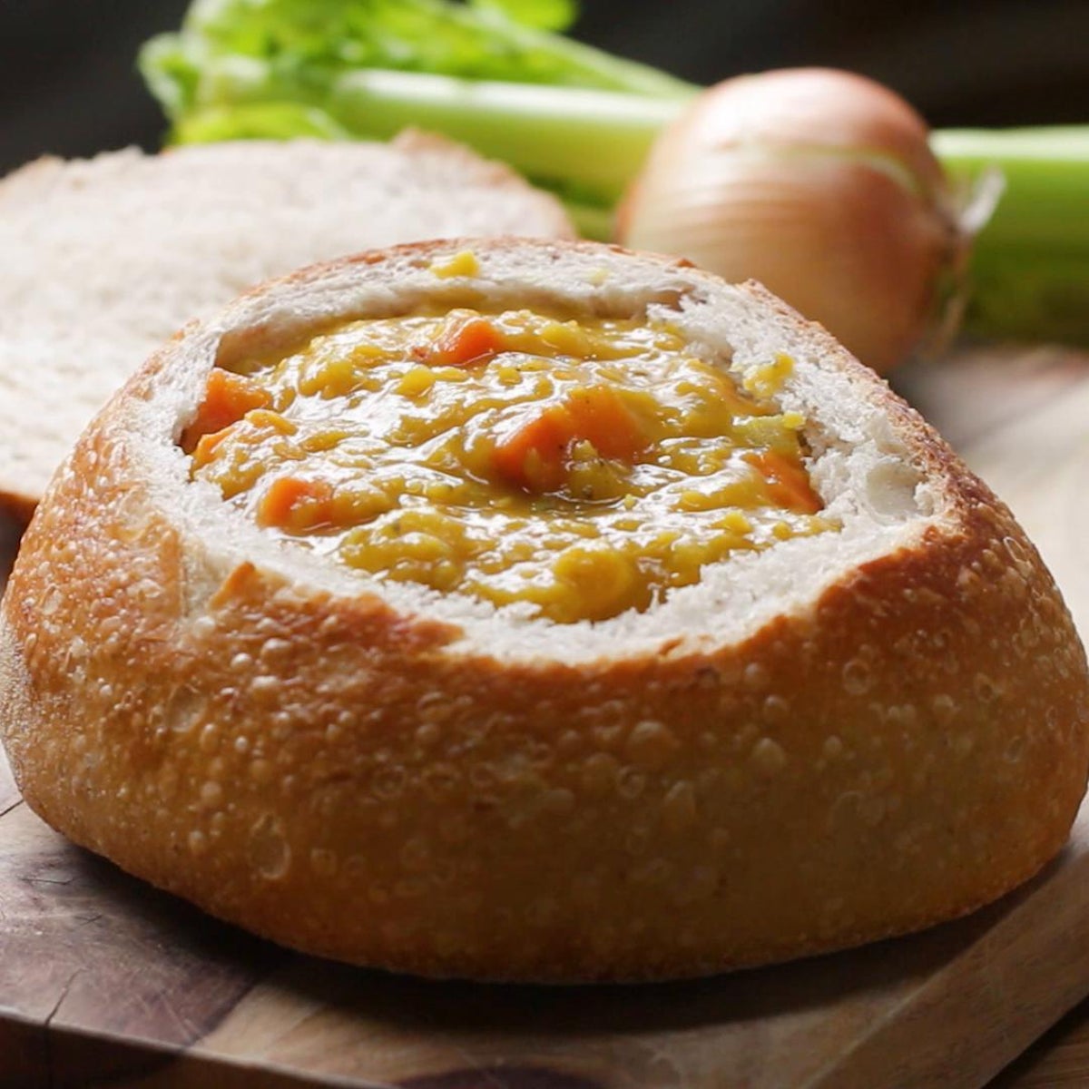 What bread goes well with pea soup?