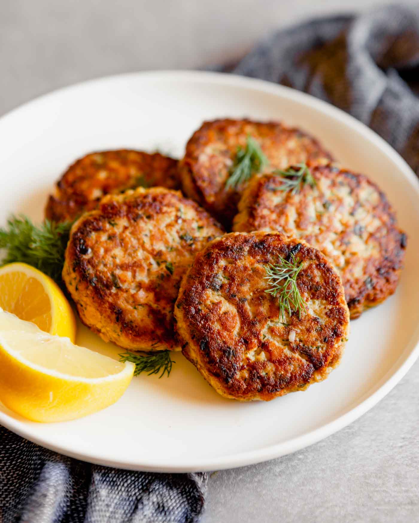 What can I substitute for bread crumbs in salmon cakes?