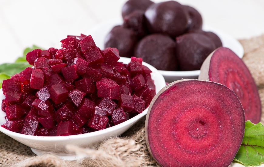 What can you eat raw beets with?