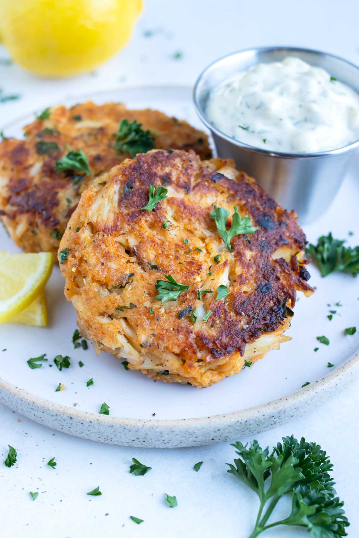 What can you substitute for parsley in crab cakes?
