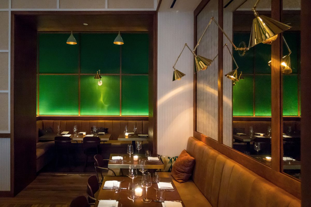 What color goes well with green for a restaurant?